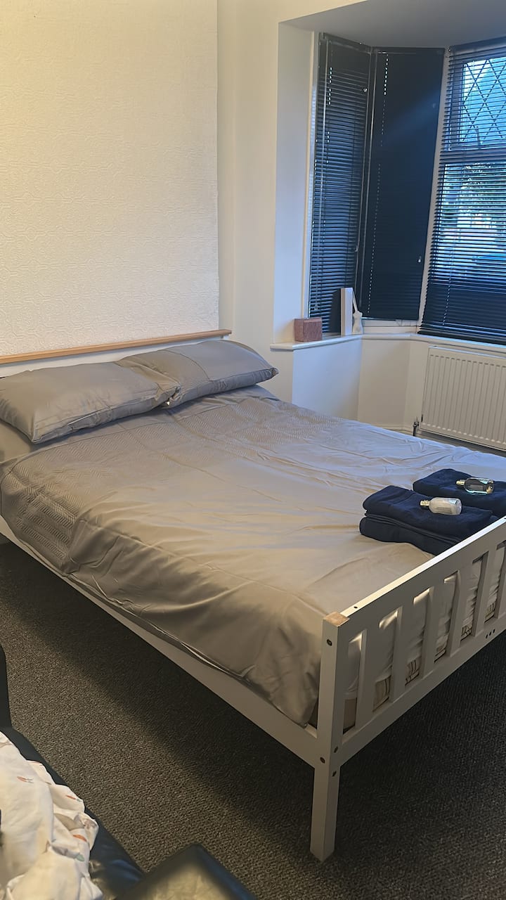 “Light And Airy Double Room - Enfield