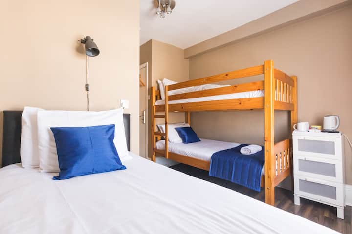 Hotel Room For 3 Persons - Chelsea