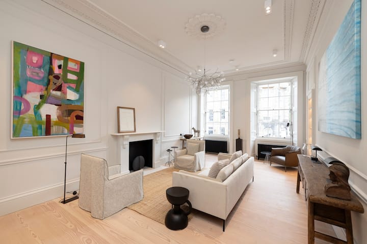 Argyl | Contemporary New Town 5 Bed Townhouse - Edinburgh Waverley station