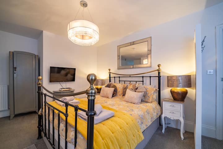 Charming Whitby Flat Near Beach - Robin Hood's Bay