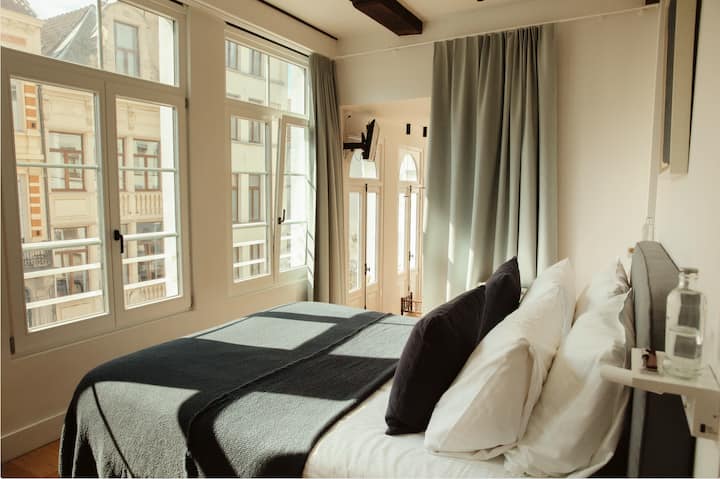 A Place Boutique - Deluxe Suite With Balcony - Antwerp