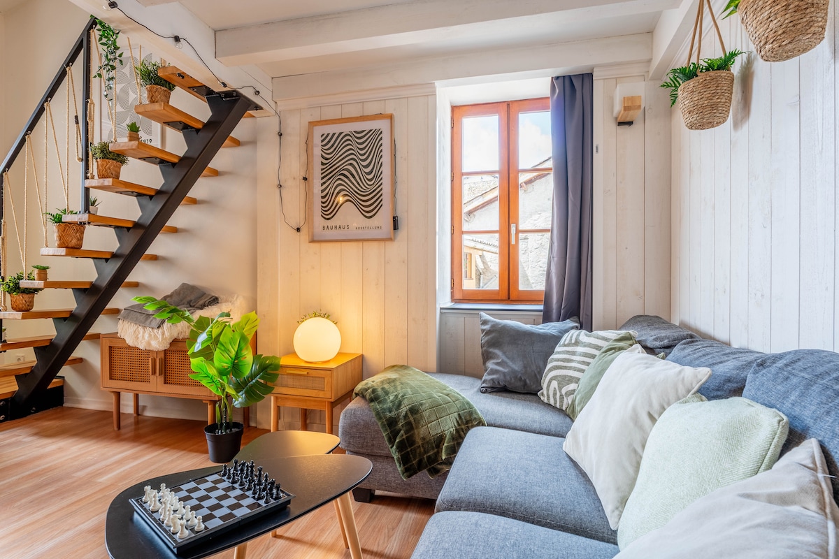 El Capullo en Saint-Just-en-Chevalet, Auvernia-Ródano-Alpes, Francia ...