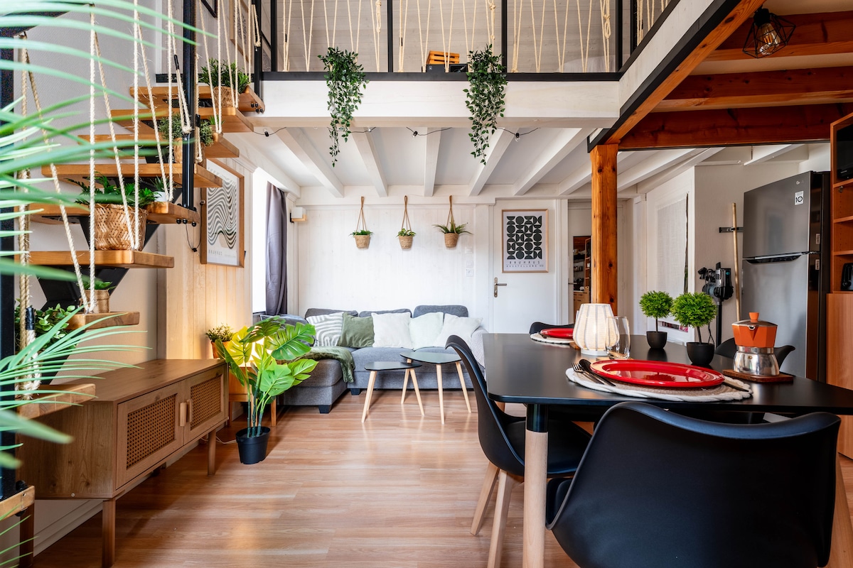 El Capullo en Saint-Just-en-Chevalet, Auvernia-Ródano-Alpes, Francia ...