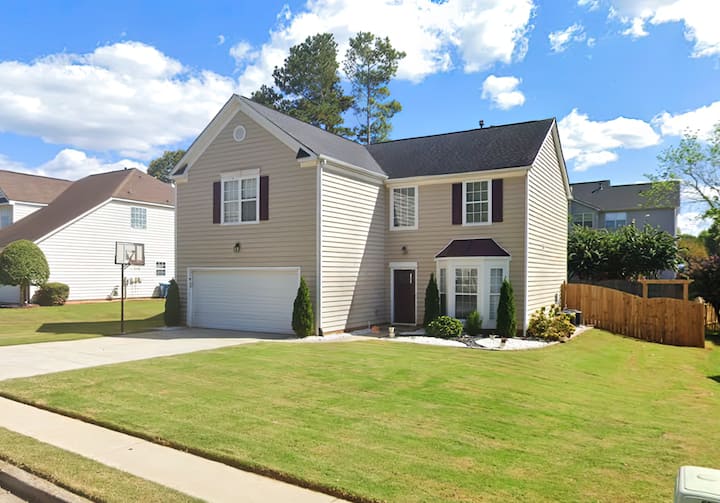Family Home With Fenced Patio - Lawrenceville, GA