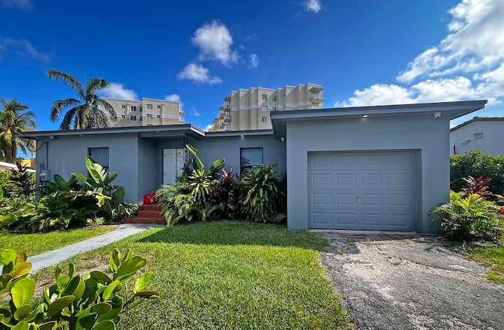 Luxury 2-bedroom House In Miami By The River - Miami, FL