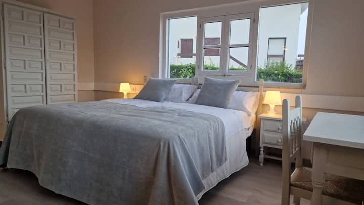 Estudio Con Gran Terraza Y Vistas Al Mar! - Comillas