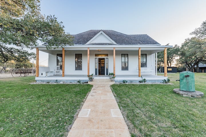 Willow Sky Ranch, Private 75 Acres - Enchanted Rock State Natural Area, Fredericksburg