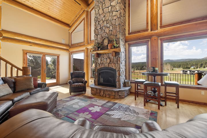 Golf Course, Sleeps 14+, Garage, Hot Tub! - Sturgis, SD