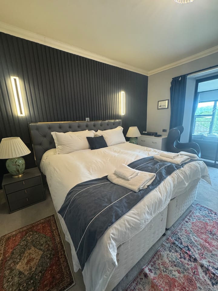 Ambleside Rooms - Deluxe Suite With Mountain View - Coniston