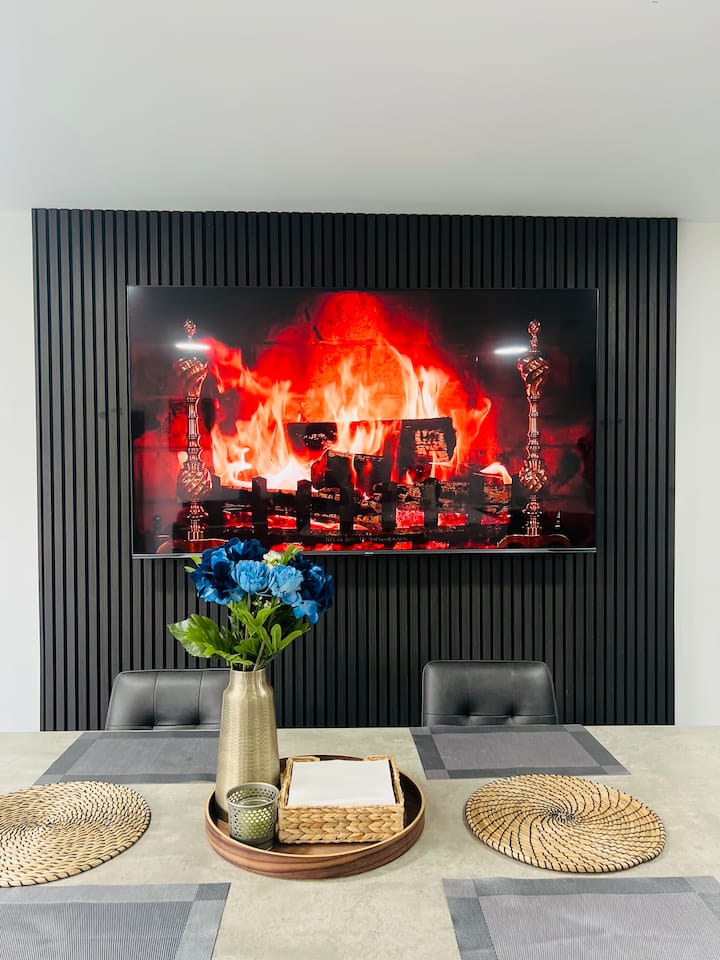 Stylish Airport Stay + Parking - Knutsford