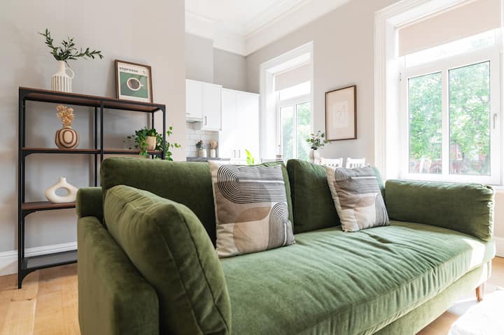 Luxurious 2 Bed City Apartment - Dún Laoghaire