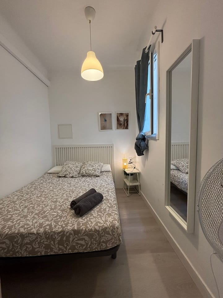 Private Double Room In Raval - Barcelona