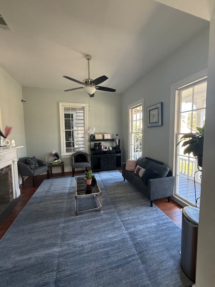 Ideal For Students/professionals - Augusta