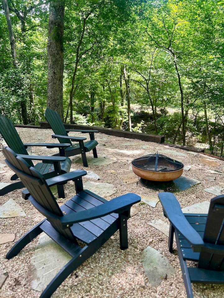 Gorgeous Cabin With A Hot Tub! - Siloam Springs, AR