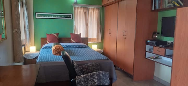 Apartment For Rent In Heart Of Gariahat - Kolkata (Calcutta)