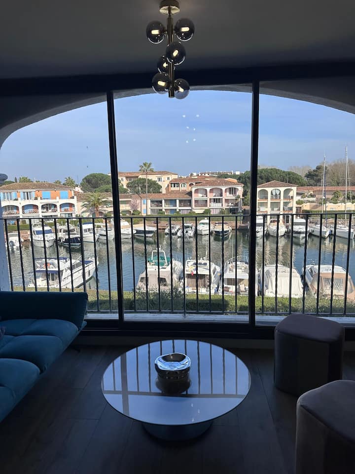 Bel Appartement Sur La Marina - Grimaud