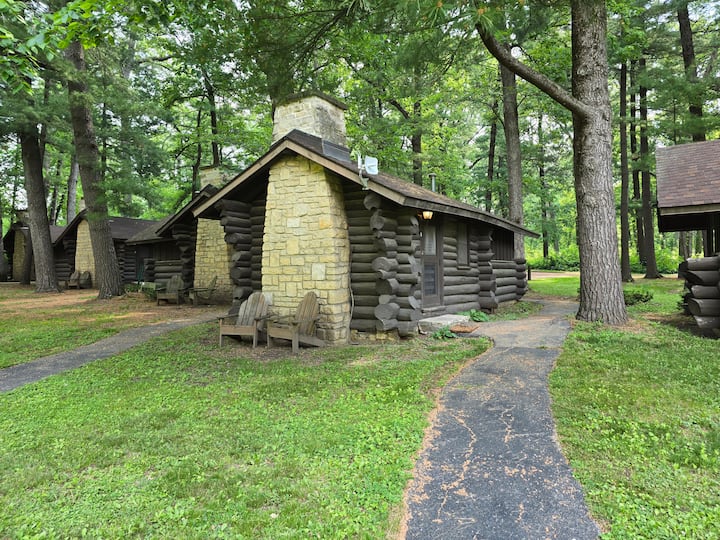 Rustic Stand-alone Cabin - Castle Rock State Park, Oregon