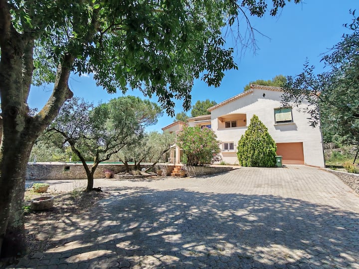 Soleil, Cigales & Piscine Dans Les Hauts De Nîmes - Nîmes