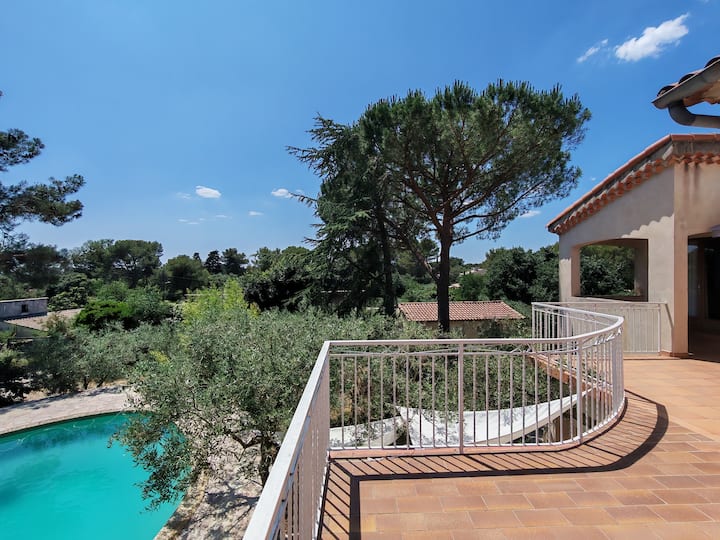 Soleil, Cigales & Piscine Dans Les Hauts De Nîmes - Nîmes
