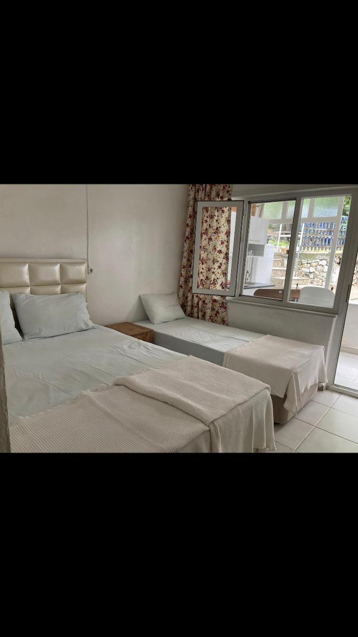 Üç Kişilik Oda/kalemi Pansiyon - Tekirdağ