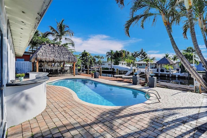 Sun-soaked Retreat With Pool In Pompano Beach - Pompano Beach, FL