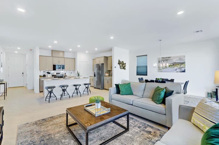 Vegas Family Getaway – Modern & Spacious 4br-2.5ba - RiSE Festival