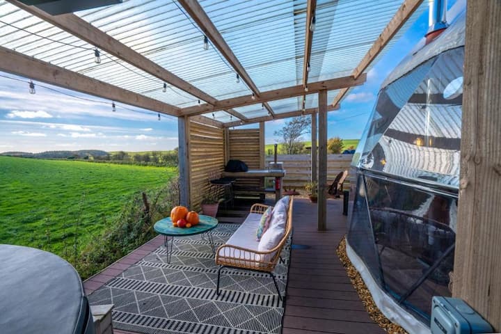 Luxury Geodome • Hot Tub, Cinema, Views & Sleeps 4 - Portpatrick