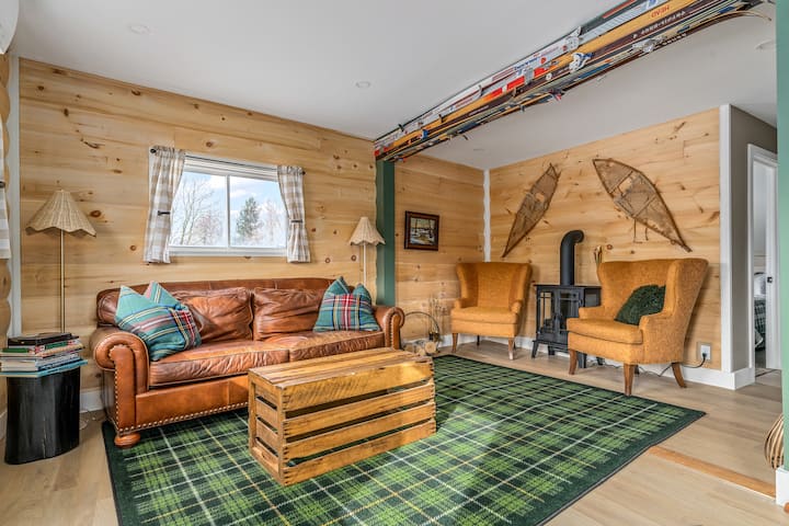 The Urban Cabin - Apartment - Downtown Picton - Prince Edward