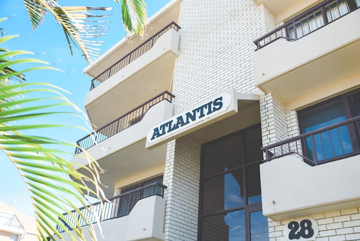 Retro Beach Escape - Bribie Island