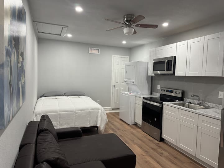 Dallas Apartment - Pleasant Grove - Dallas