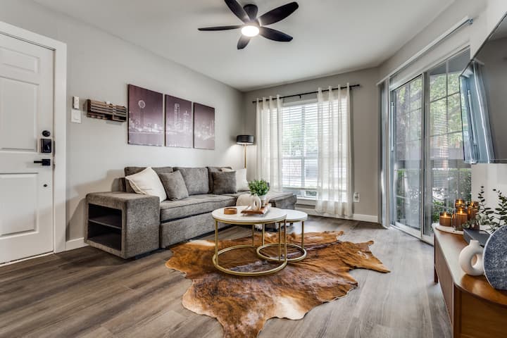 Chic & Clean 1bd Parking & Pool - 普萊諾