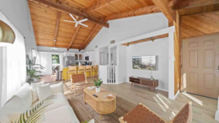 Crystal Beach Retreat - Palm Harbor, FL