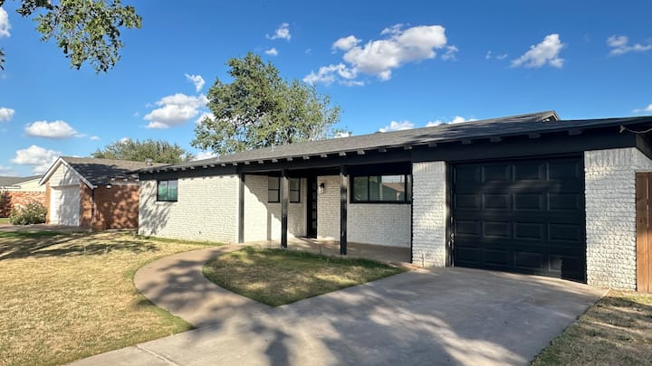Home Away From Home - Serene 3bed,2bath - Douglas - Midland, TX