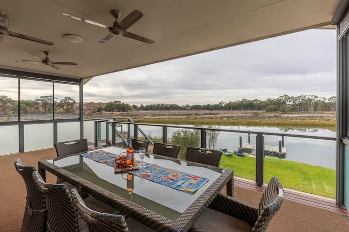 La Dolce Vita - 56 Marina Way - Mannum