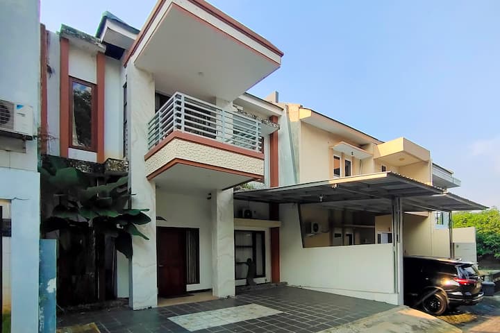 Innca Villa Jatidiri 4br, Semarang - Semarang