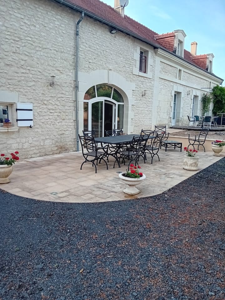 Les Acacias
4 A 11 Voyageur - Châtellerault