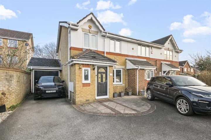 Heathrow 3br | Contractors | Garden | Parking - Hounslow