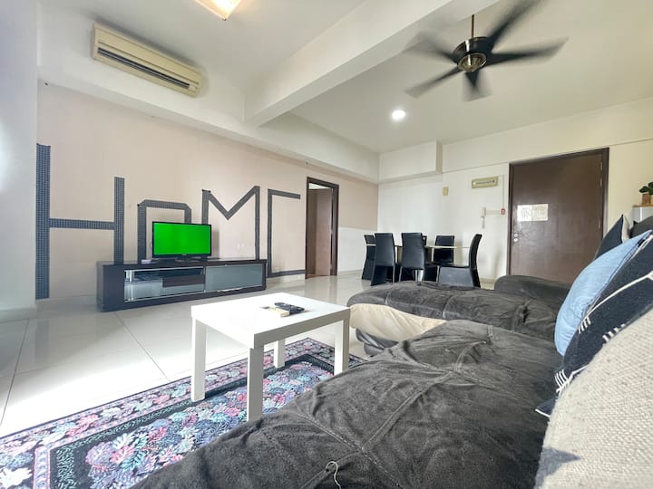 Homely 2br Klcc View Balcony@regalia - Kuala Lumpur