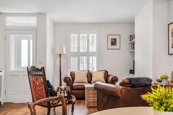 Charming 2-bed Period Home With Study & Courtyard - Oxford