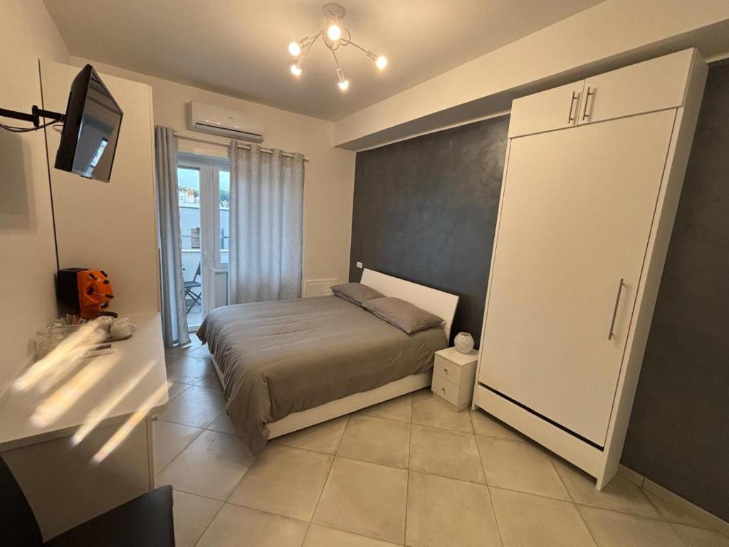 Vatican triple room on Via Cipro near the metro. - Apartments for Rent ...