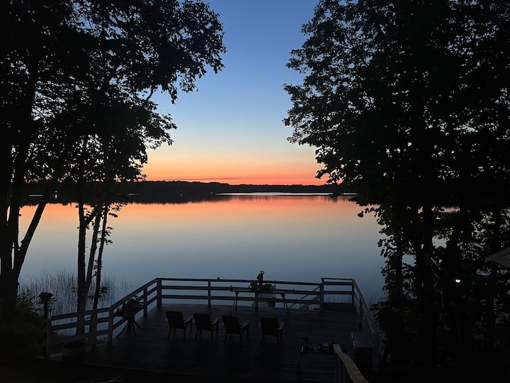 Cabin On Island Lake W/huge Decks & Sunset Views - Moose Lake State Park, Moose Lake