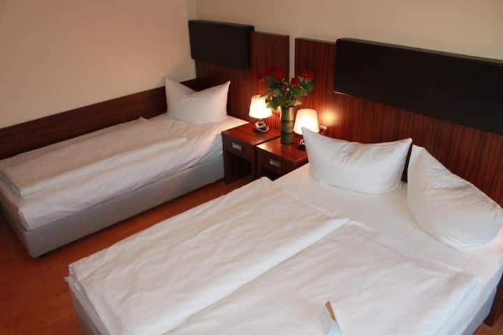 Hotel In Frankfurt Am Main - 3-bettzimmer - Frankfurt