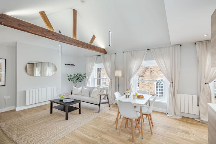 Near Farnham Castle Retreat By Staystaystay - Farnham