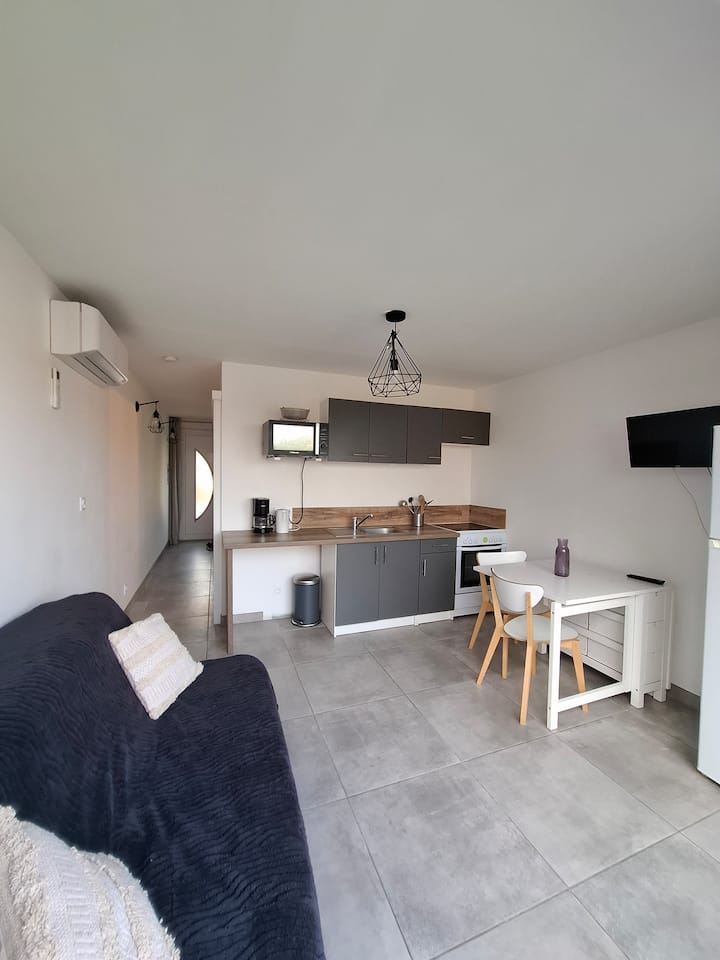 Entre Terre & Mer, Logement Proche Plages Et Cure - Mèze