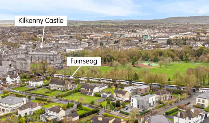 Fuinseog, Castle Gardens - Kilkenny