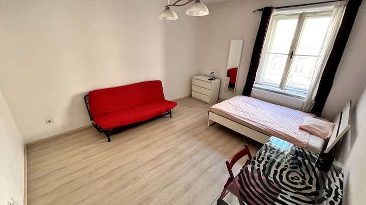 Bright Room In Central Budapest - Budapest