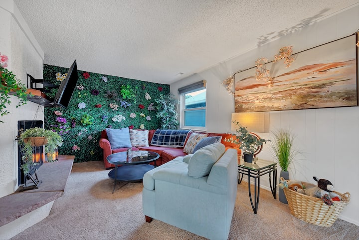 The Enchanted Forest Retreat - Thornton, CO