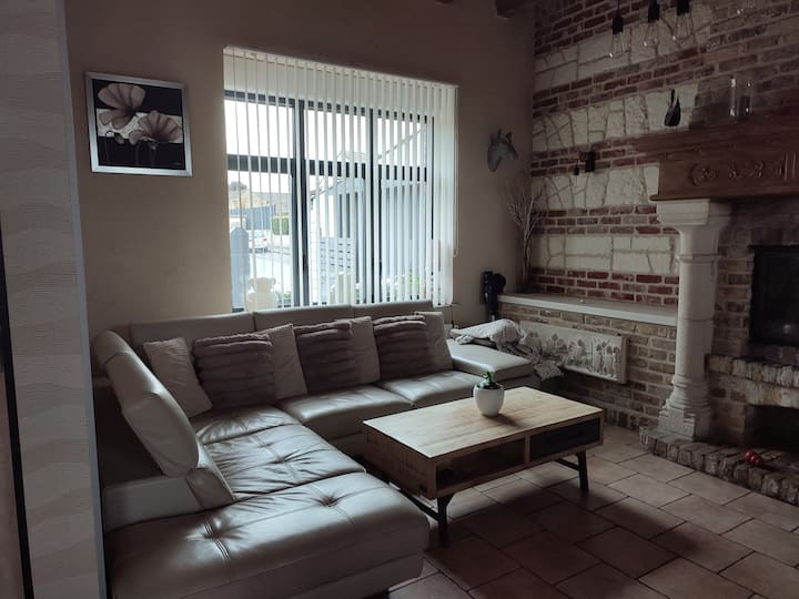 Maison Avec Jacuzzi - 
2 Chambres à Grands Lits - Bergues