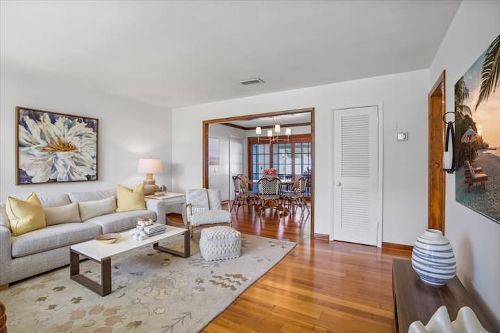 Beachside Gem• Near Tpc Sawgrass & Mayo Clinic - Jacksonville Beach, FL