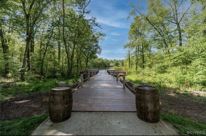 Lakeside Estate - Powhatan State Park, Powhatan